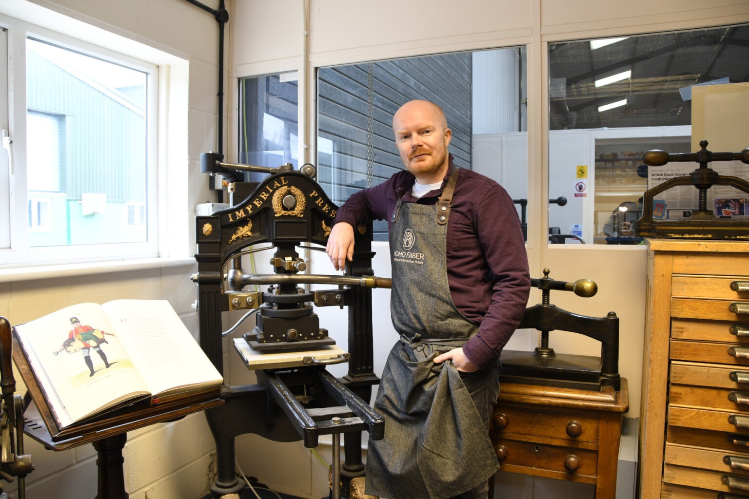 Lyra's Books – Independent Publisher and Award-Winning Artisan Bookbinder